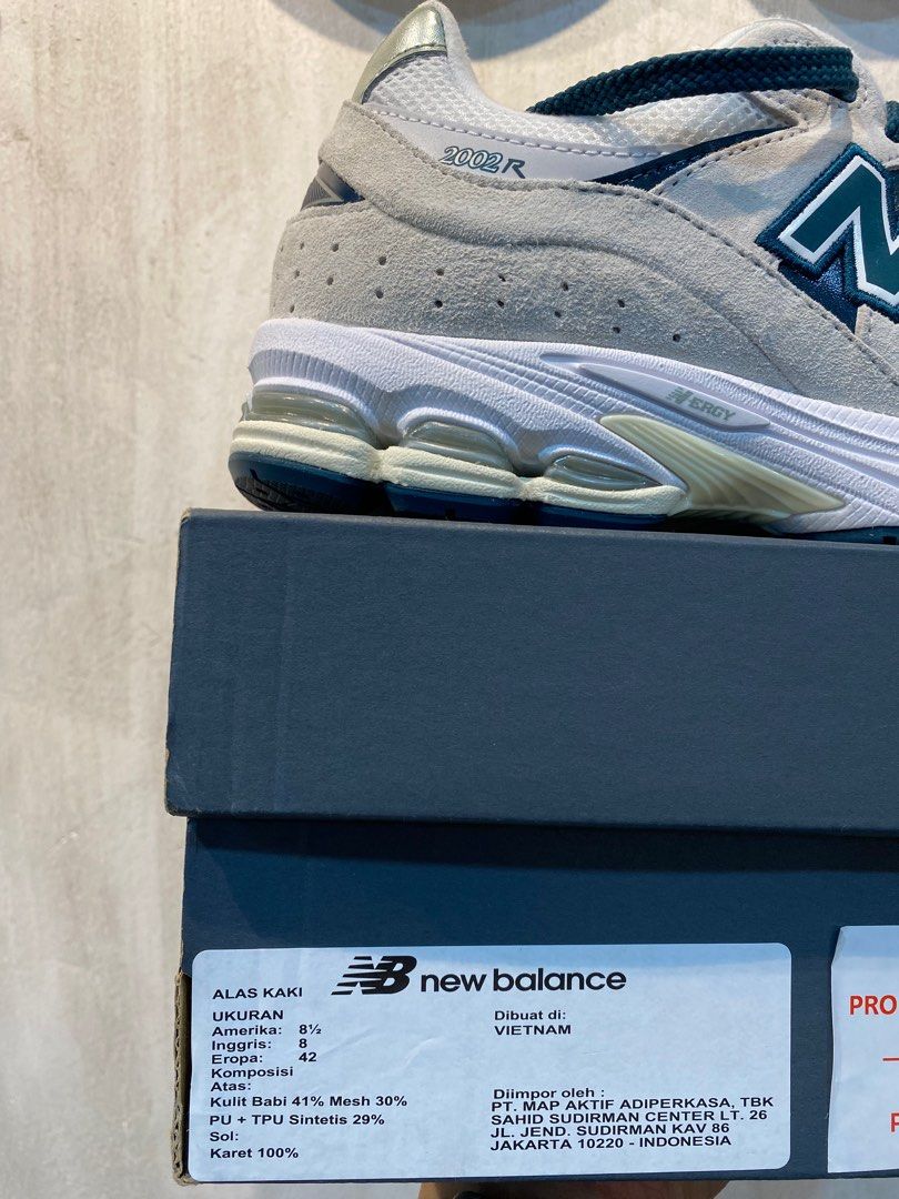New Balance 2002R Original MAP, Fesyen Pria, Sepatu , Sneakers di Carousell