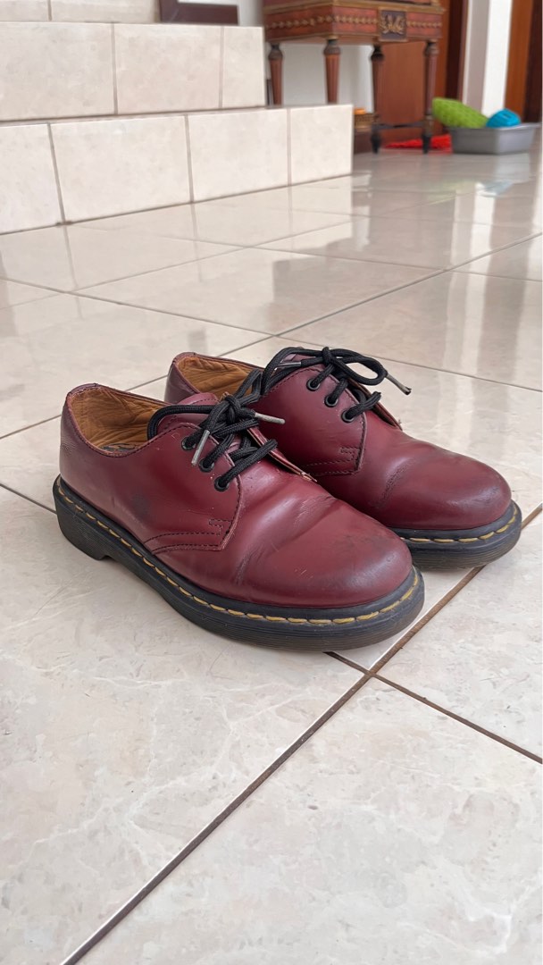 Dr. Martens Docmart Red 36, Fesyen Wanita, Sepatu di Carousell