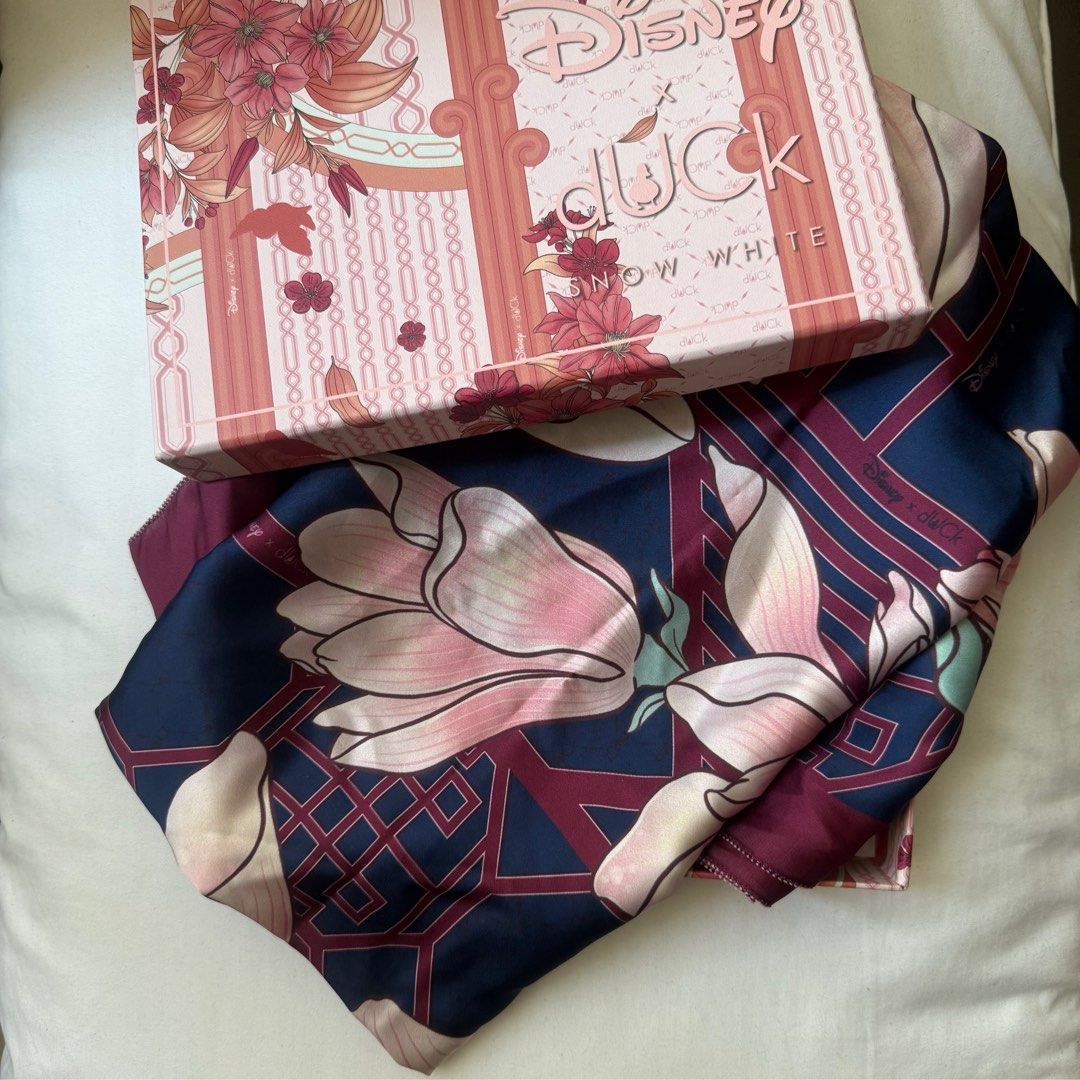 Duck Disney Mulan Square in Bold, Women's Fashion, Muslimah Fashion ...