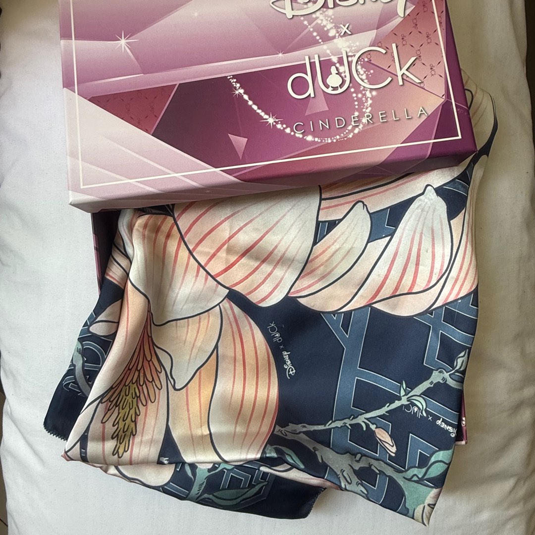 Duck Disney Mulan Square in Legacy, Women's Fashion, Muslimah Fashion ...