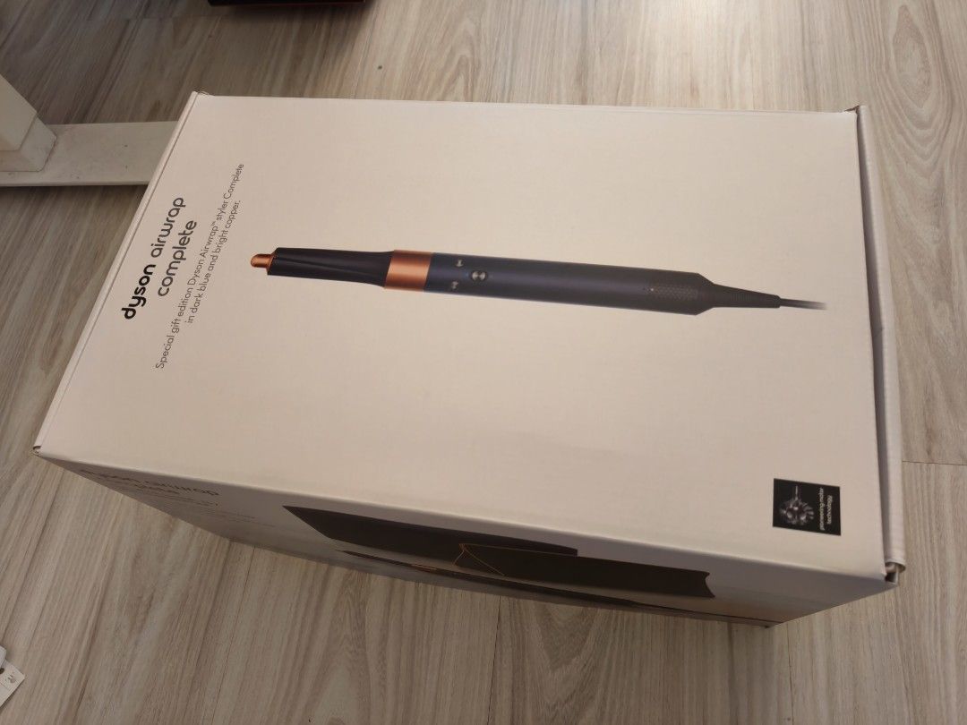 Dyson airwrap comple special gift edition in dark blue and bright ...