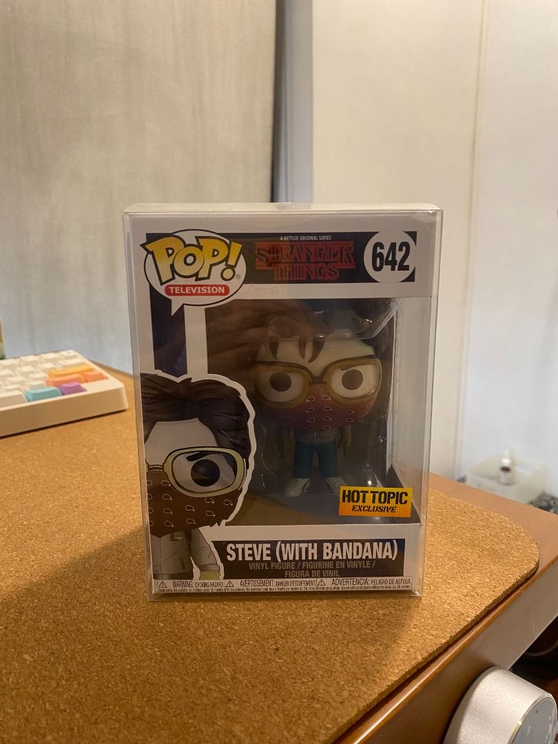 Funko Pop Stranger Things Steve (with Bandana) Hot Topic Exclusive ...