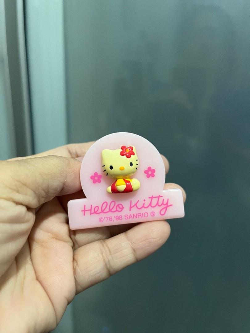 Hello kitty Paper clip/memo clip, Hobbies & Toys, Stationary & Craft ...