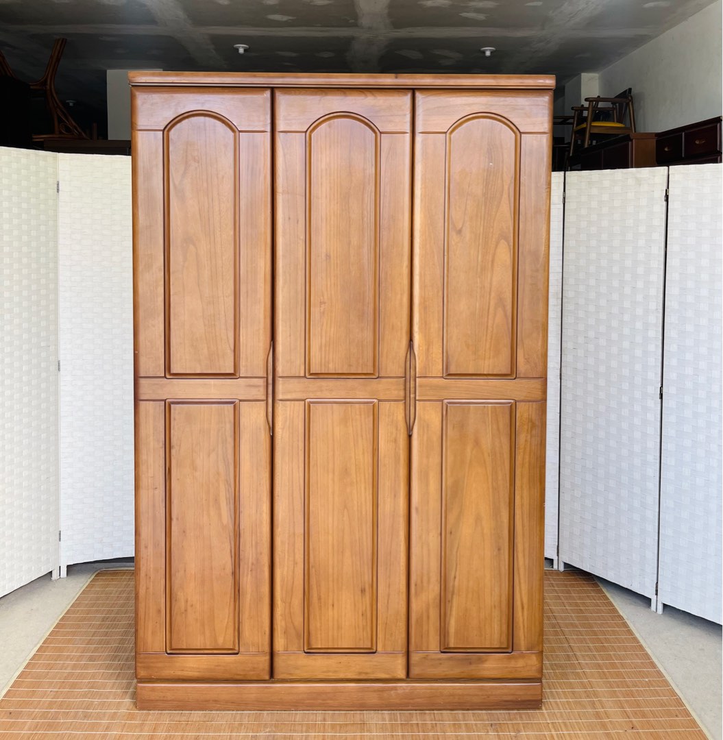 JAPAN SURPLUS SOLID WOOOD 3 DOOR WARDROBE IN GOOD CONDITION SIZE: 77H x ...