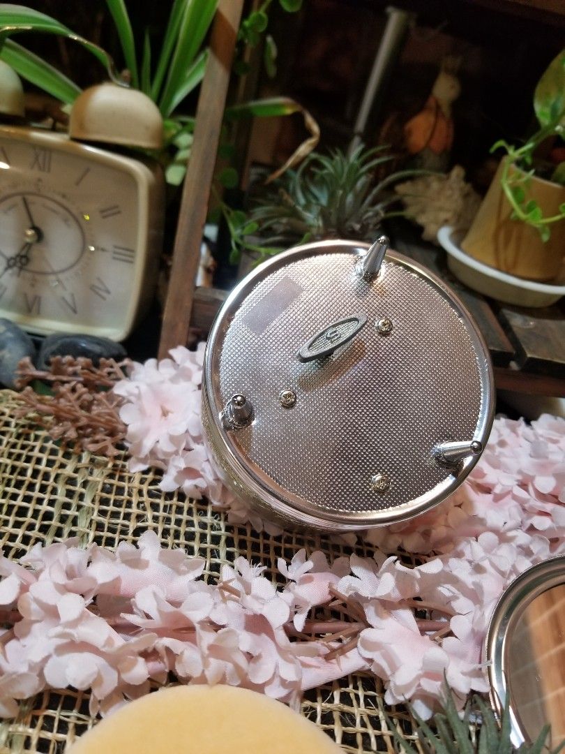 Japan Vintage Nihonsyumi Sankyo silver Aluminum ornate round wind up ...