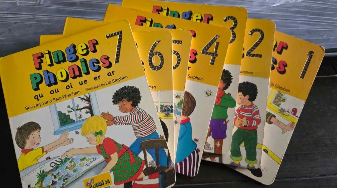Jolly Phonics Finger Book 1-7, Hobbies & Toys, Books & Magazines ...