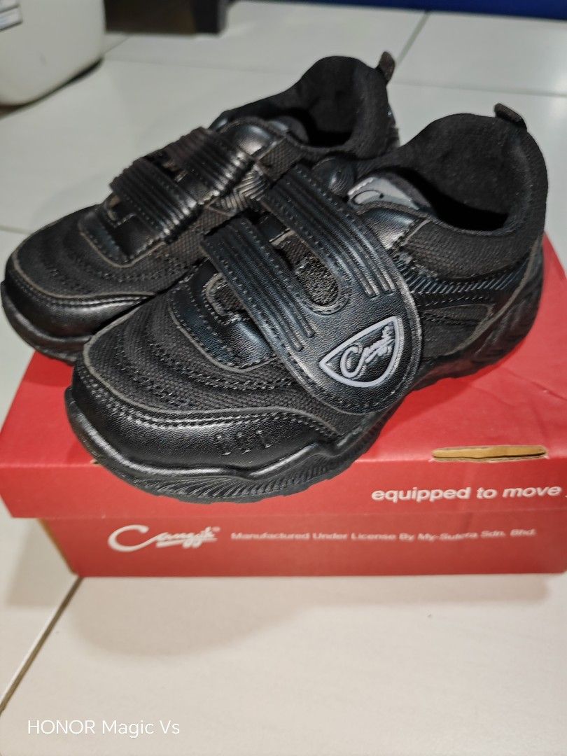 Kasut sekolah canggih, Babies & Kids, Babies & Kids Fashion on Carousell