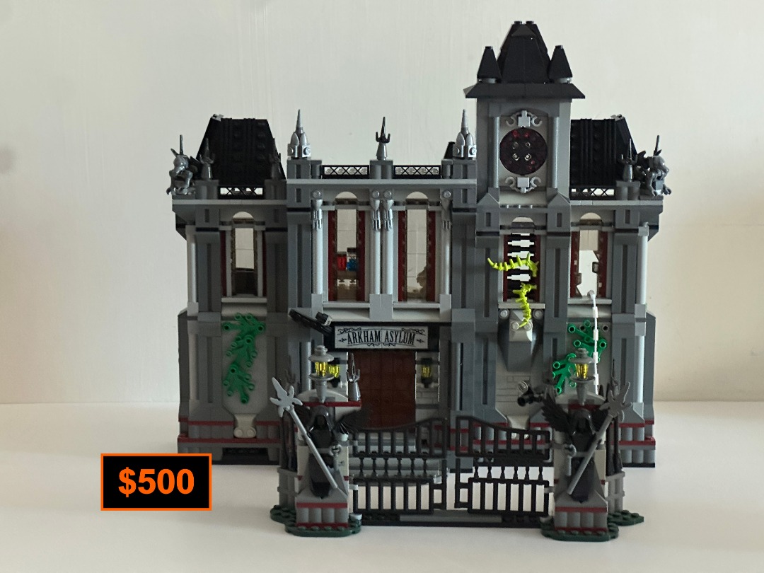 【二手／已砌】LEGO 10937 Batman: Arkham Asylum Breakout（冇人仔、車）, 興趣及遊戲, 玩具 & 遊戲 ...