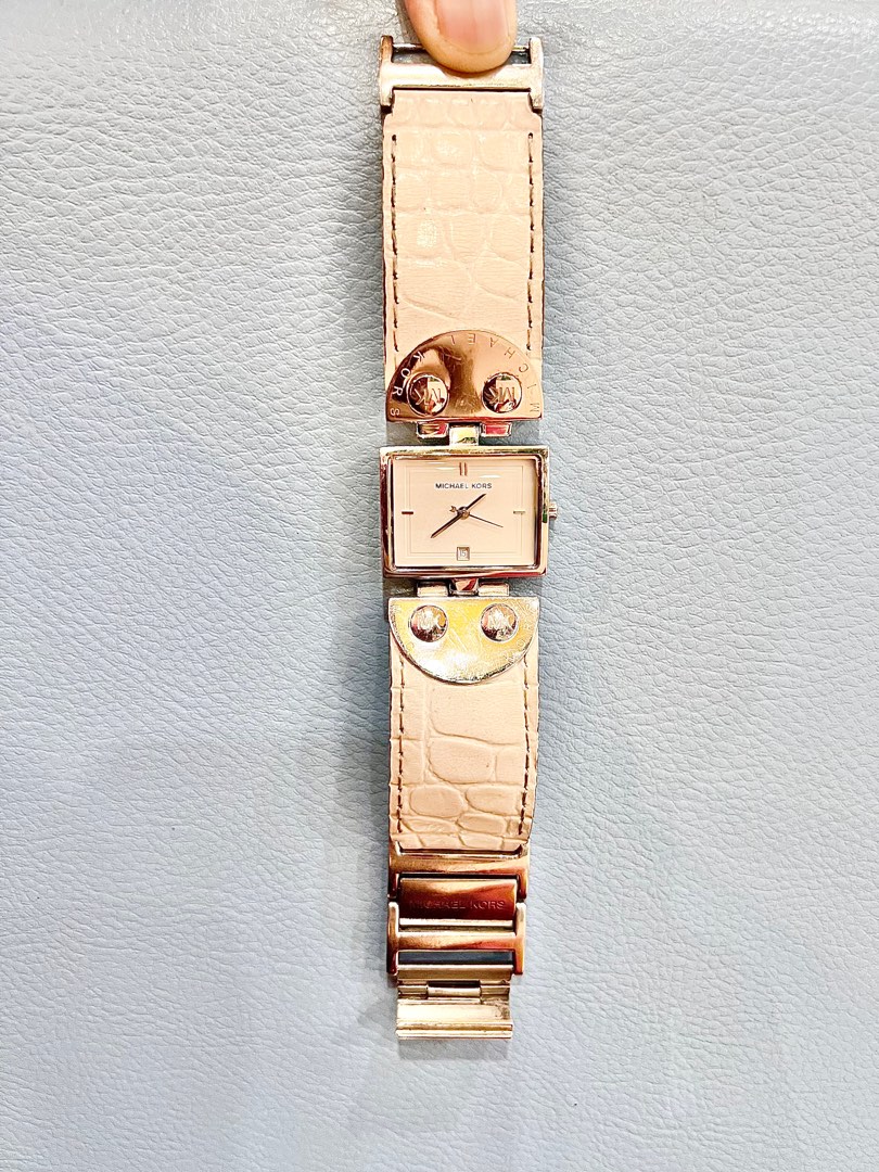 Michael Kore Original Watch white croco leather, Barang Mewah, Jam Tangan di Carousell