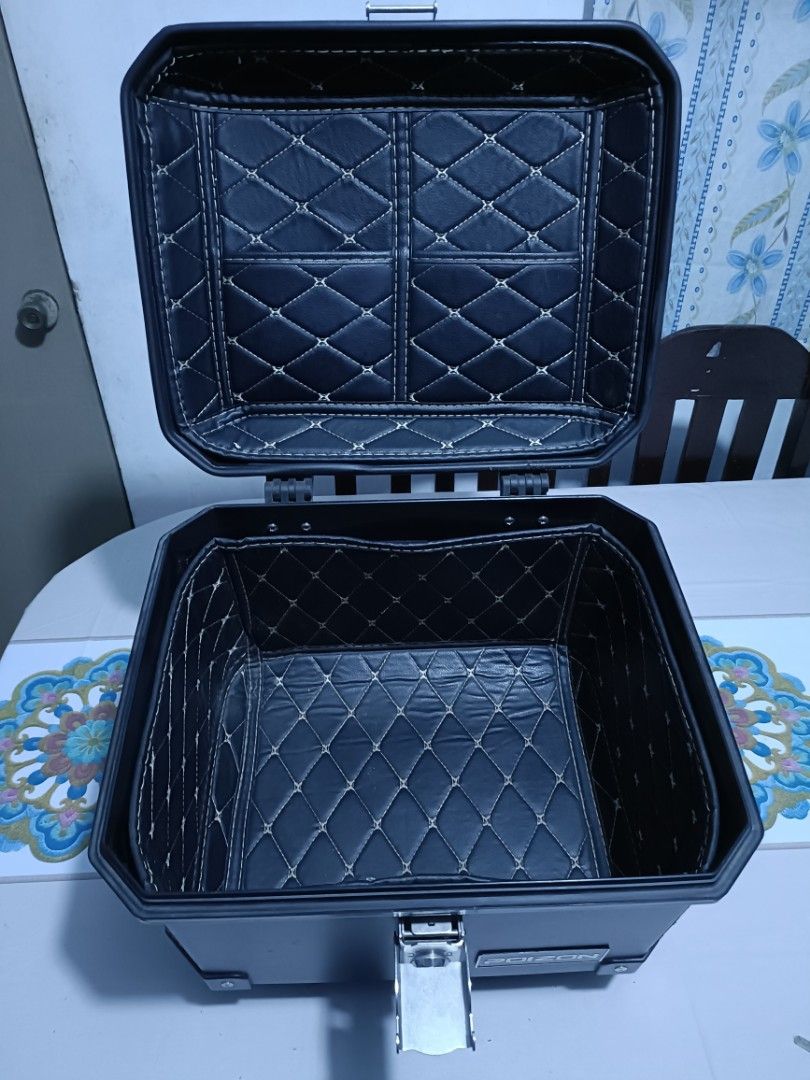 Poizon v1 Top Box with Burgman Bracket, Motorbikes, Motorbike Parts ...