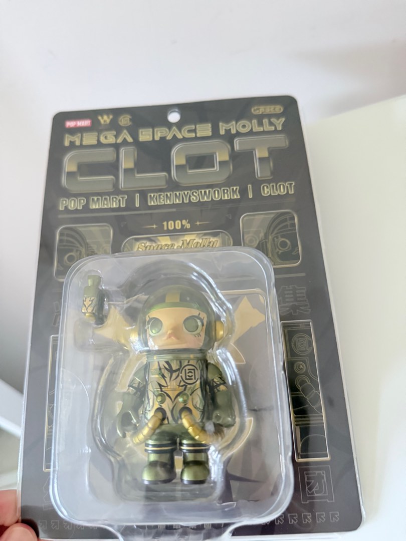 Popmart Clot x Molly 100%, 興趣及遊戲, 玩具 & 遊戲類 - Carousell