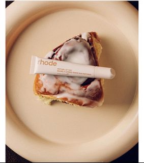 Rhode Cinnamon Roll Peptide Lip Treatment, Beauty & Personal Care, Face ...