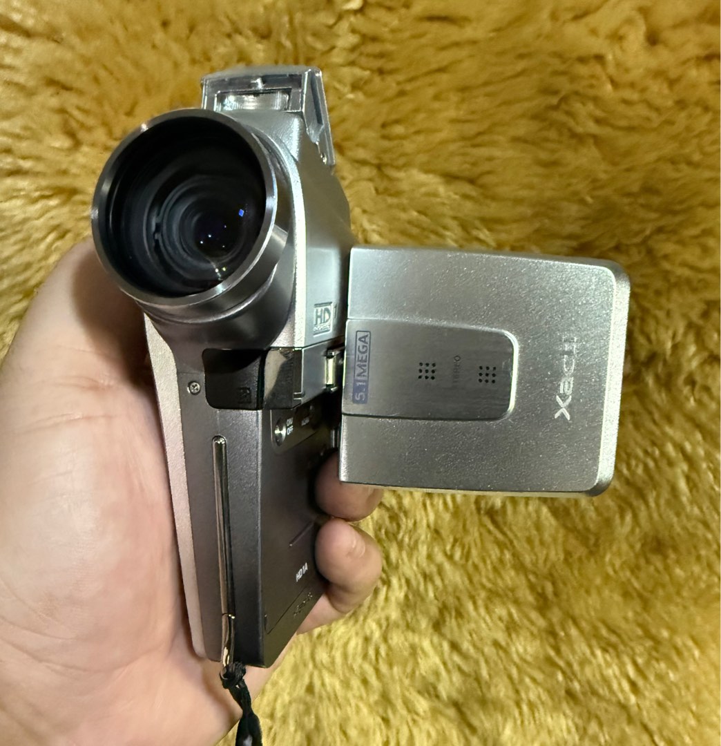 Sanyo Xacti VPC-HD1A Rare Digital Camera, Photography, Cameras on Carousell