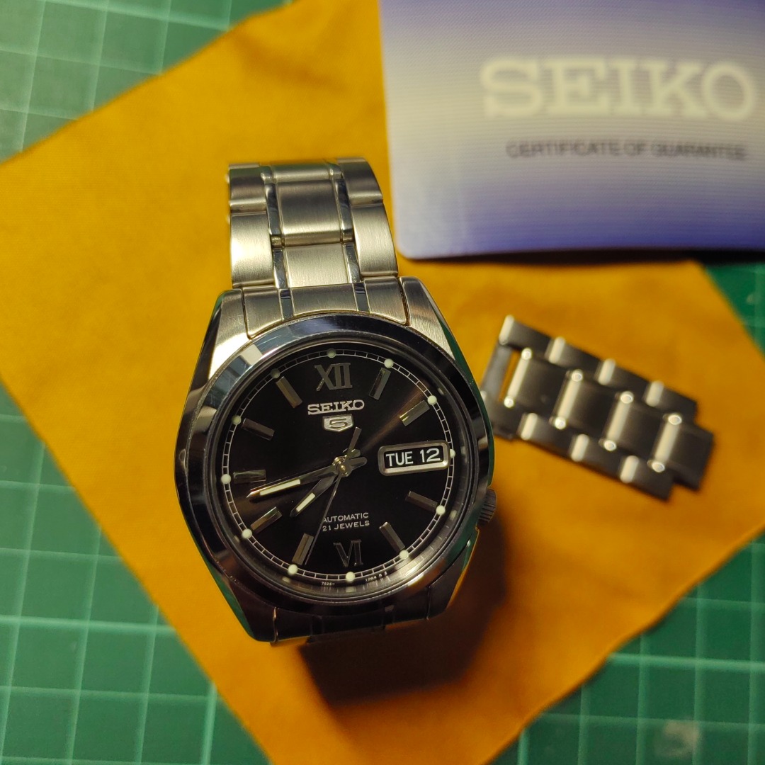 Seiko 5 SNKL55K1 Automatic Black Dial, Luxury, Watches on Carousell