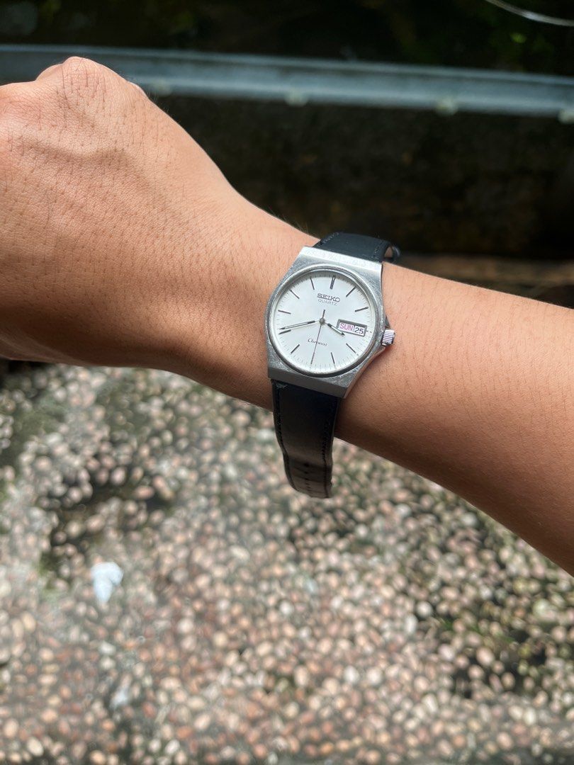 Seiko Chronos Quartz not seiko tank, omega rado longines swatch mido ...