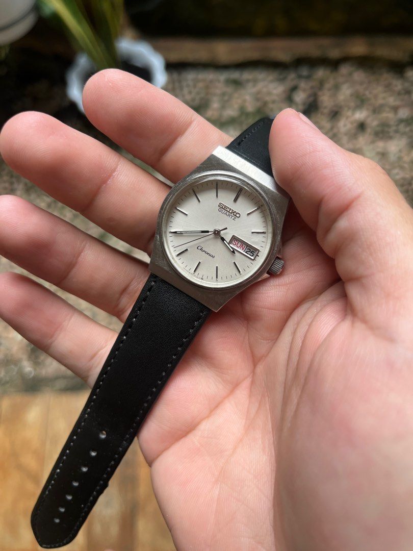 Seiko Chronos Quartz not seiko tank, omega rado longines swatch mido ...
