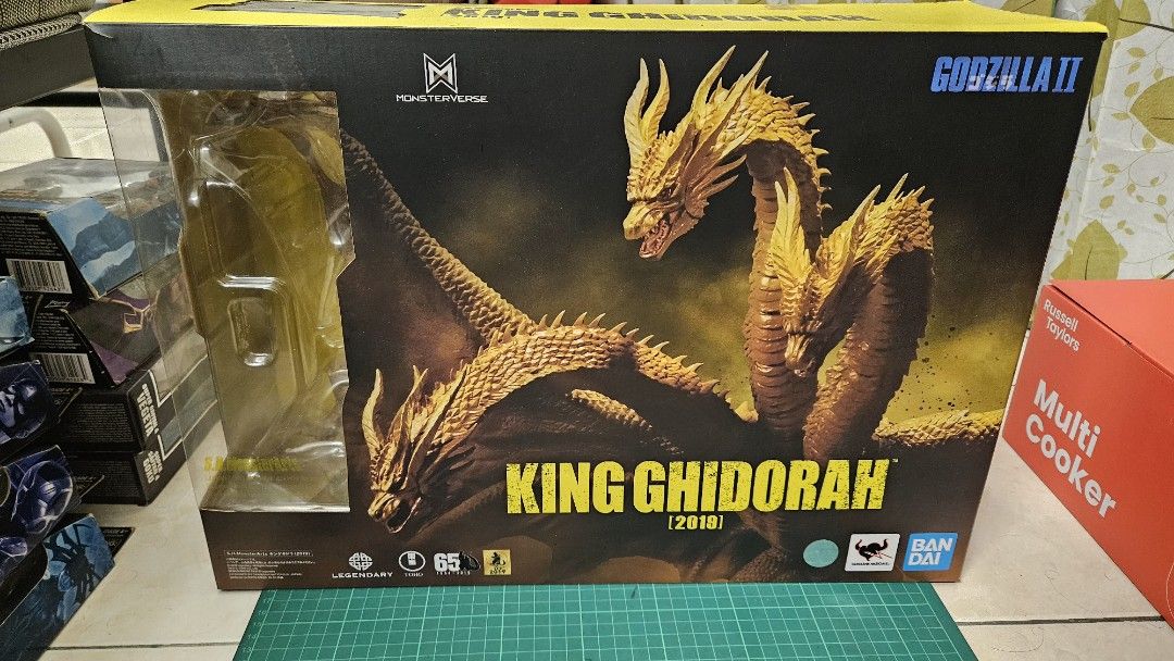 S.H. MonsterArts King Ghidorah (Godzilla King of Monsters, Hobbies ...