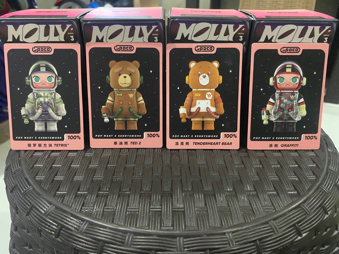 Space Molly 100% Confirm set, Hobbies & Toys, Memorabilia ...