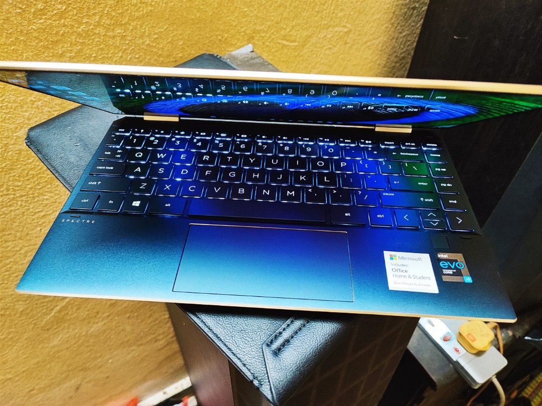Autocad 2025 ready Premium Business HP Spectre x360 13 OLED Intel Evo ...