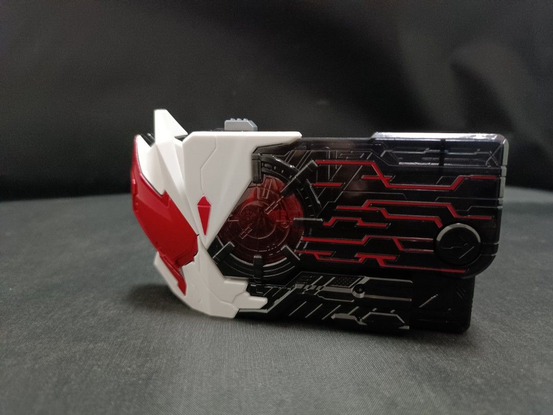 Premium Bandai DX kamen rider zero one 01 thousand ark progrise key ...