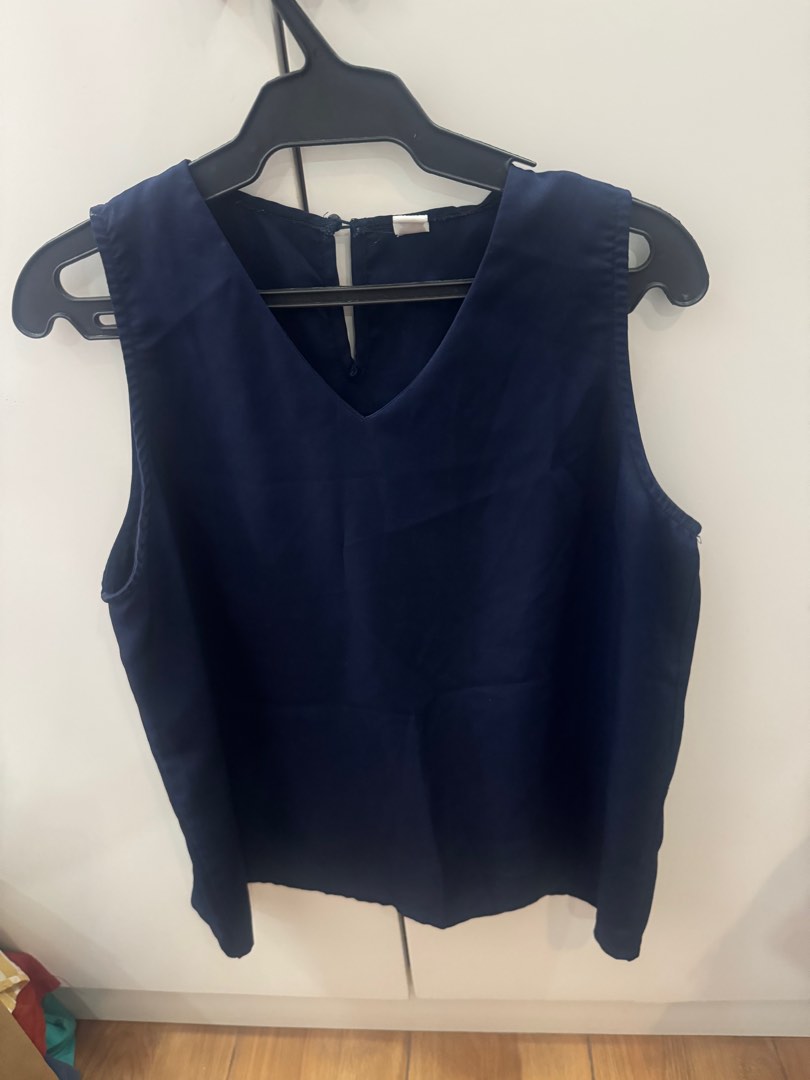 Bayo top, Women's Fashion, Tops, Sleeveless on Carousell