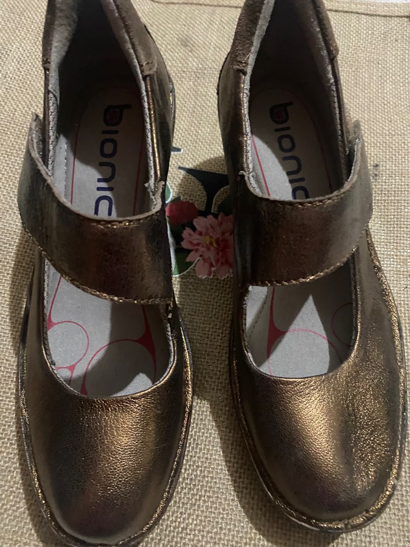 Bionica bronze wedge, Women's Fashion, Footwear, Wedges on Carousell
