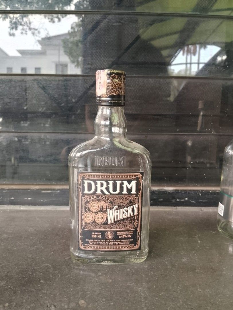 BOTOL KACA BEKAS MINUMAN DRUM WHISKY ICELAND VODKA, Kitchen ...
