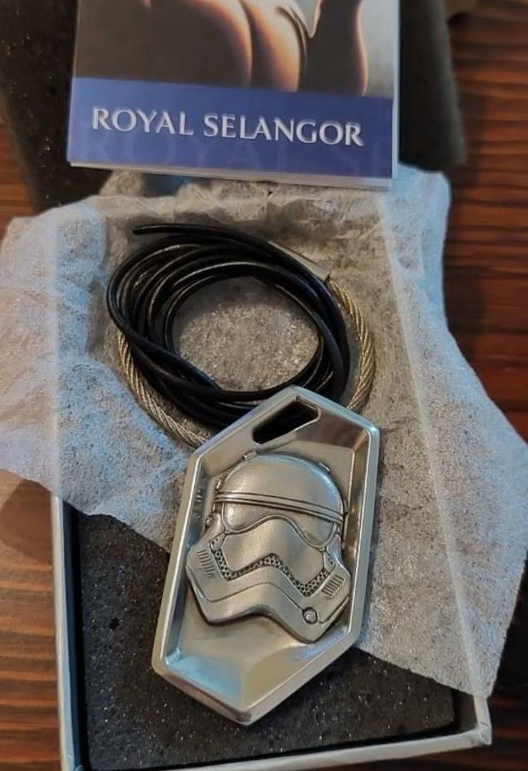 [GENUINE] Star Wars x Royal Selangor Pewter Stormtrooper Keychain ...