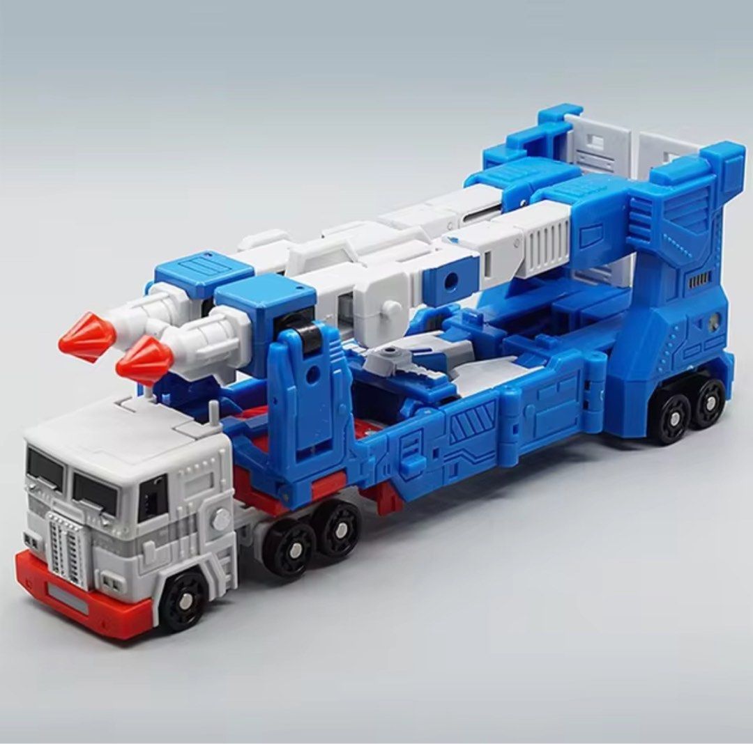 Transformers - MFT MF48 Ultra Magnus Transformation UM City O Commander ...