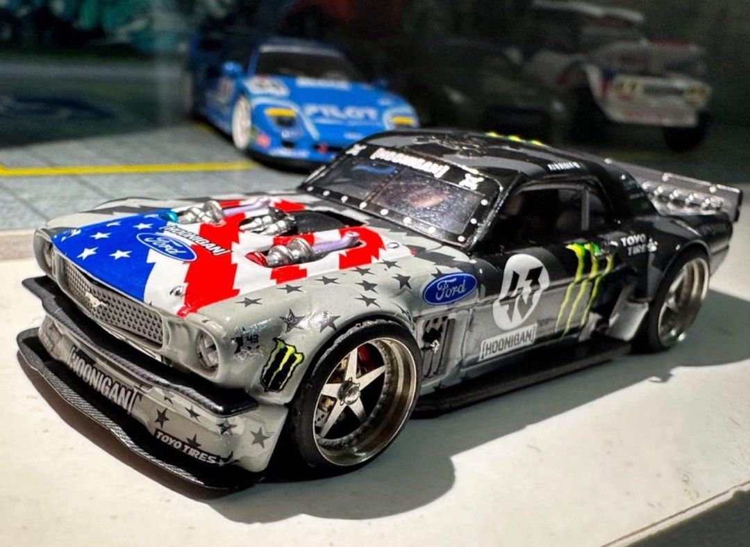 Nissan gtr R35 zero fighter matte green & ford mustang hoonicorn ...