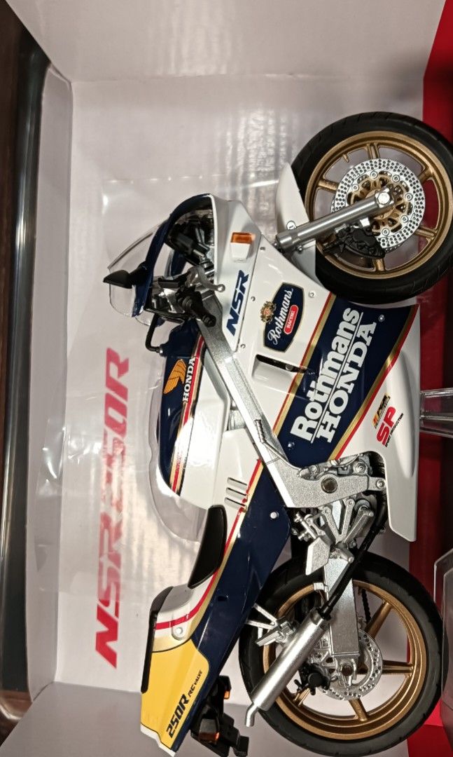 NSR*正版*現貨*原盒包裝*全新 250R SP 成品 1 / 12 HONDA Rothmans 樂富門花、減價 快走, 興趣及遊戲, 玩具 & 遊戲類 - Carousell