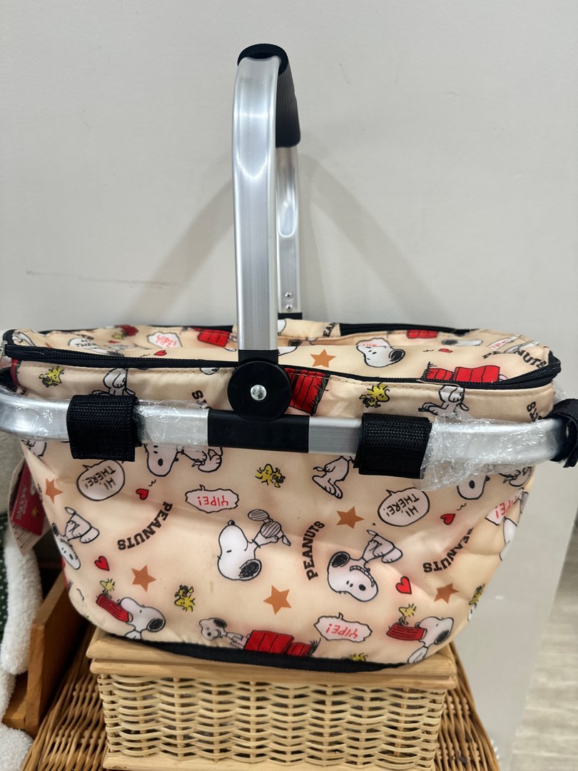 Peanut snoopy cooler bag, Women's Fashion, Bags & Wallets, Beach Bags ...