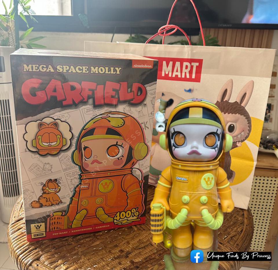 popmart mega space molly garfield 400%, Hobbies & Toys, Toys & Games on ...