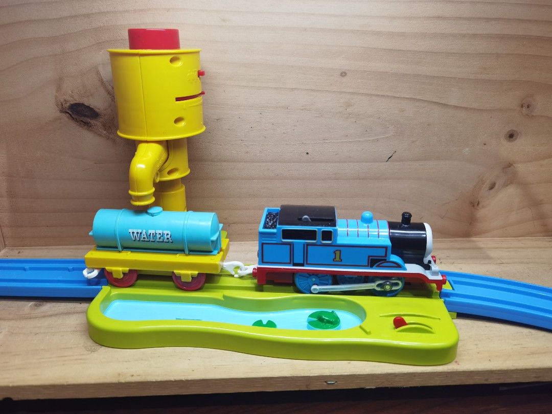 PreLoved Takara Tomy Thomas and Friends Water Tank Station set with ...