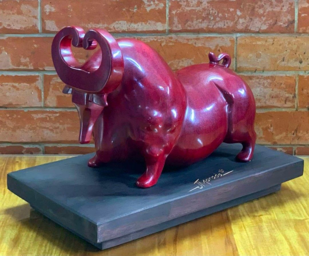 Red Bull sculpture by Jerry Morada, Hobbies & Toys, Memorabilia ...