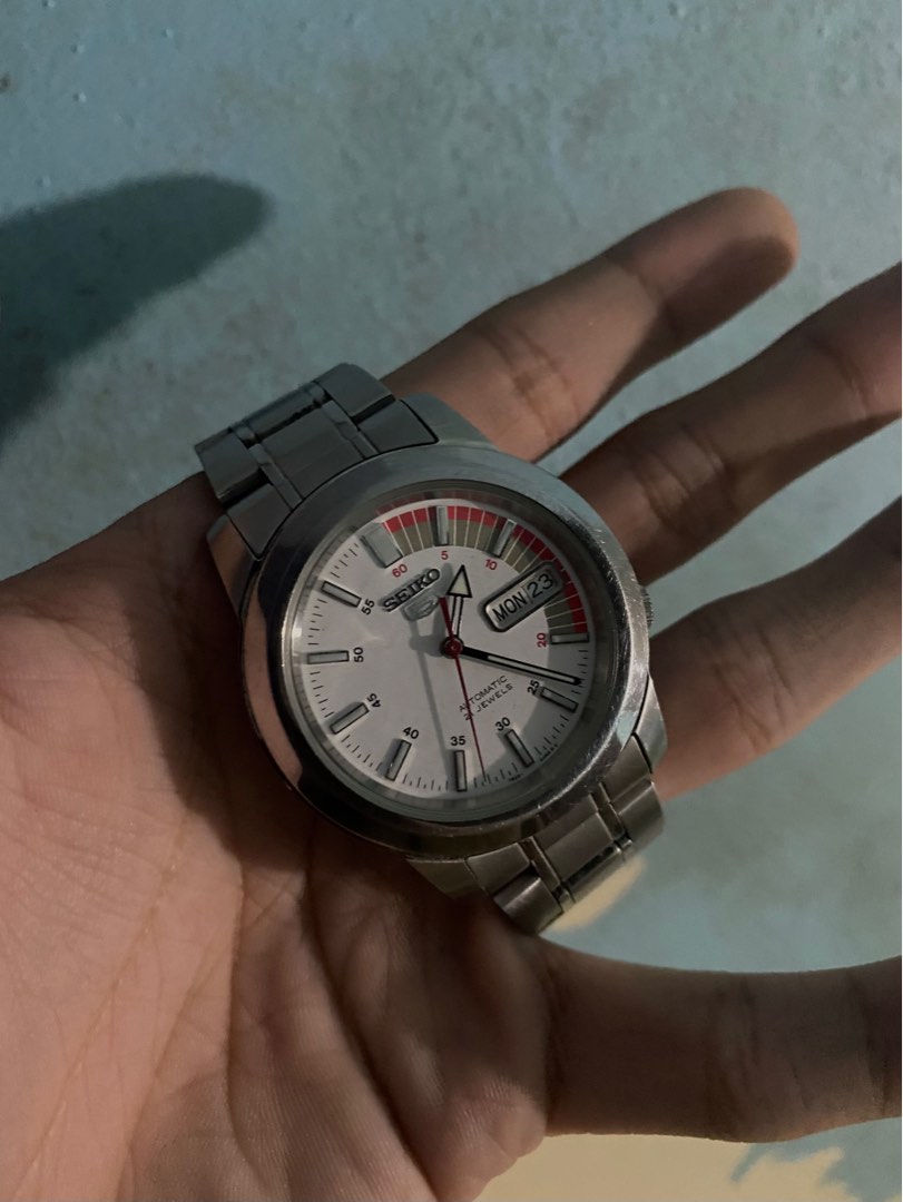 Seiko 5 SNKK25, Men's Fashion, Watches & Accessories, Watches on Carousell