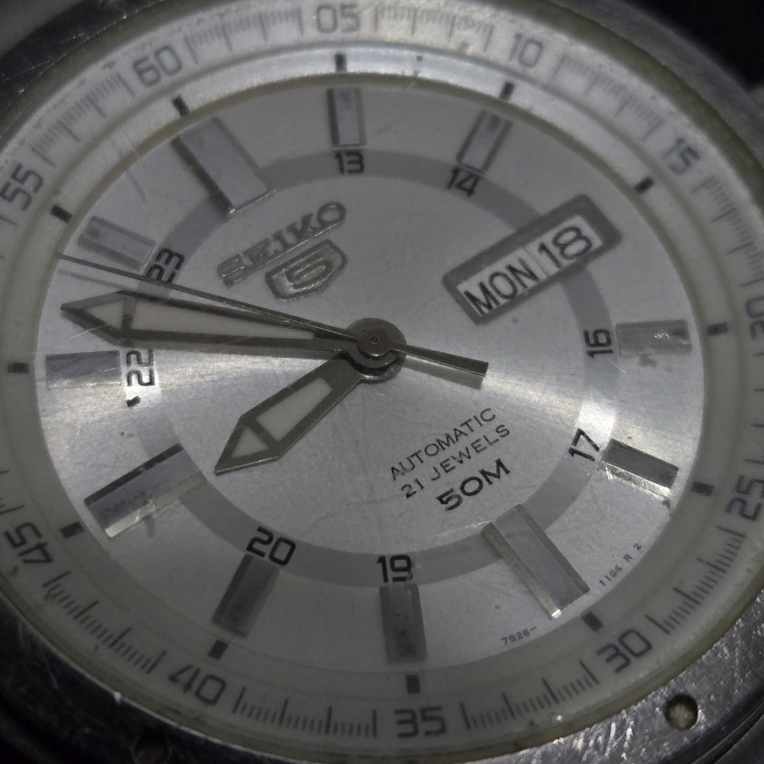 Seiko 5 SNKN09J1, Luxury, Watches on Carousell