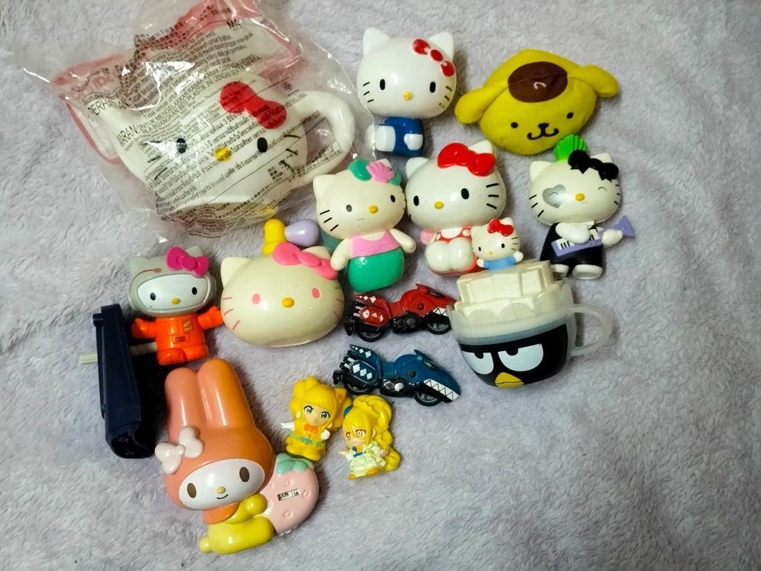 Set Figures Hello Kitty, Hobbies & Toys, Toys & Games on Carousell