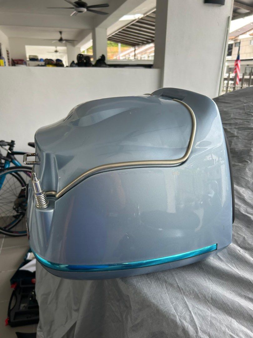 Vespa Motorcycle Box Gloss, Motorbikes on Carousell
