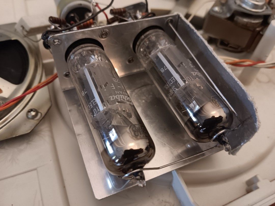 Vintage Toshiba GP-23S Valve Portable Turntable Vinyl LP Piring Hitam ...