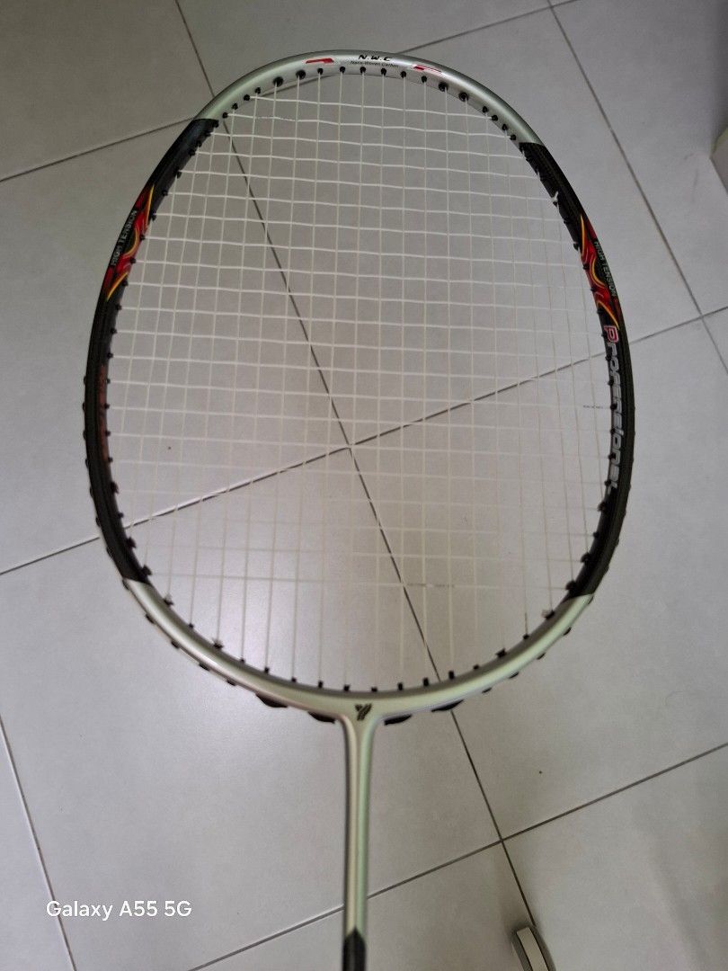 Yang yang blitz 800 badminton racket, Sports Equipment, Sports & Games ...