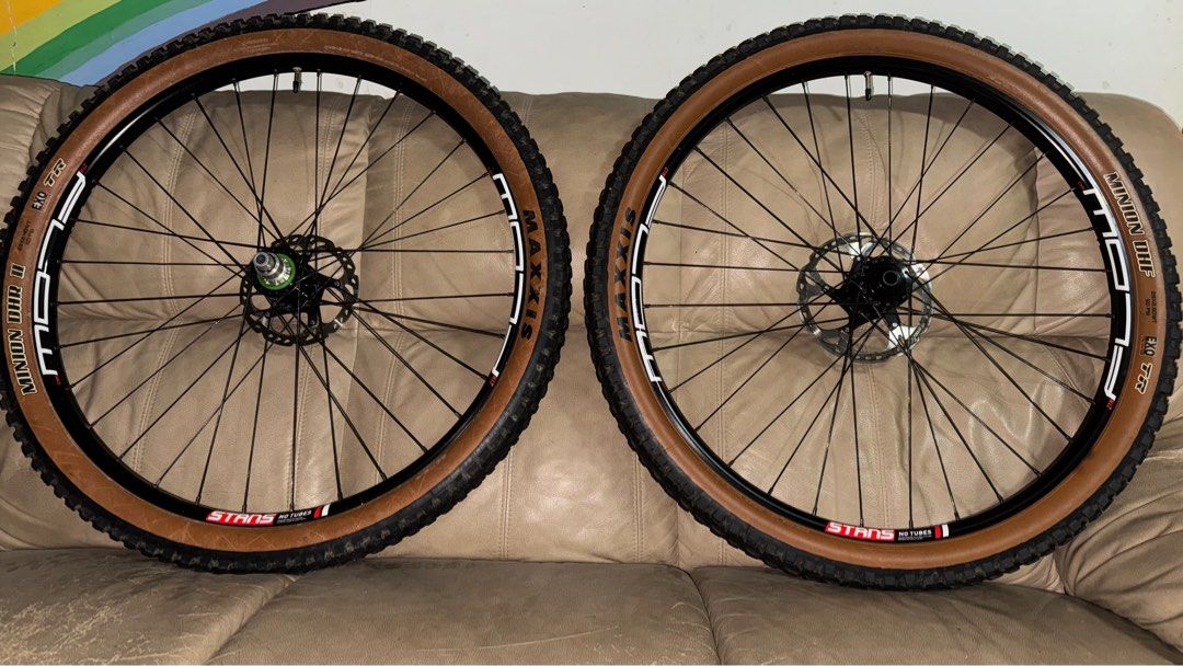 29er Stan’s ZTR Flow MK3 Wheel Set and Hope PRO4 MTB boost Hub with ...