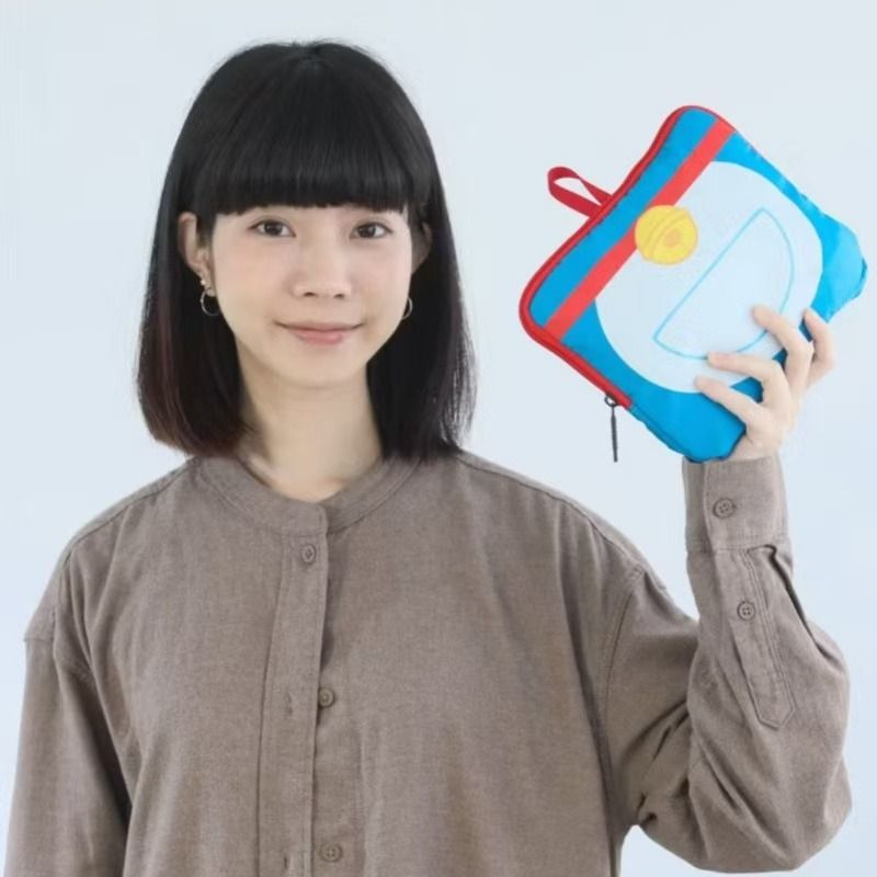 日本 Fujiko Pro 叮噹 Doraemon x murmur 台灣限定 藍色尼龍布 可摺疊 手挽 旅行袋, 興趣及遊戲, 旅行, 旅遊 ...