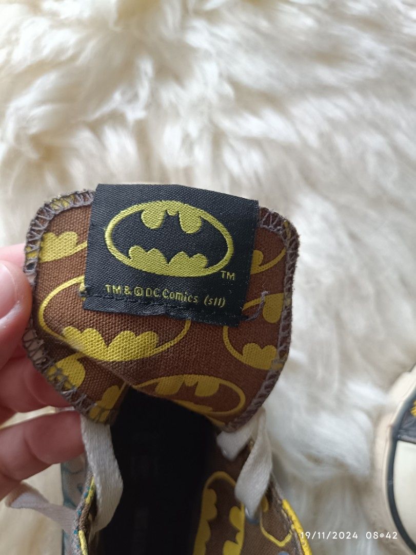 DC Batman High cut, Babies & Kids, Babies & Kids Fashion on Carousell
