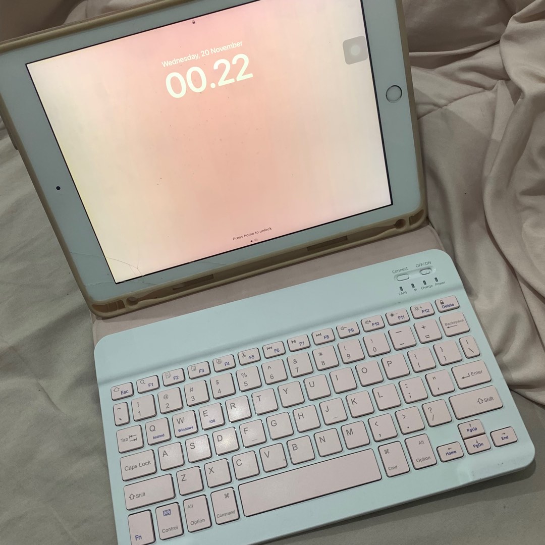 iPad 5th gen ex ibox 128gb WiFi only, Telepon Seluler & Tablet, Tablet ...