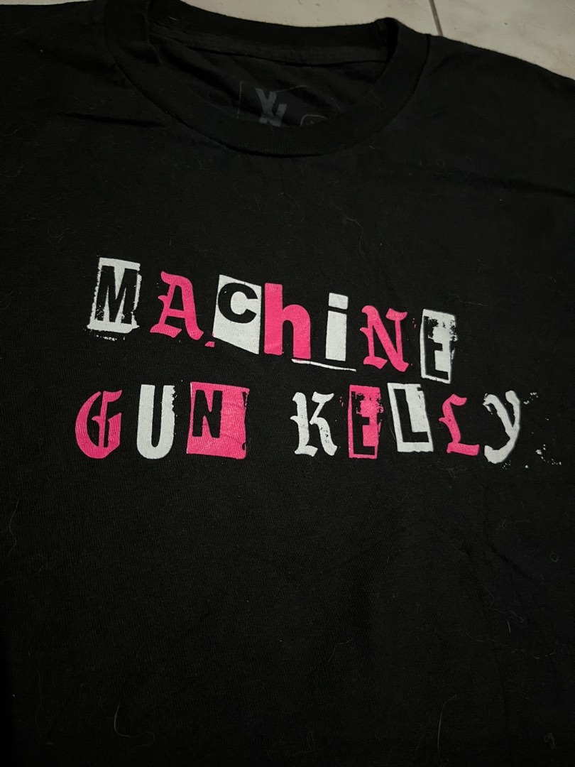 Kaos Rapper Machine Gun Kelly Official, Barang Yang Dicari di Carousell