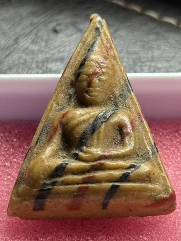LP Kuay Wat Kositaram PhrA Nang Paya (Queen Amulet) BE2521, Hobbies ...