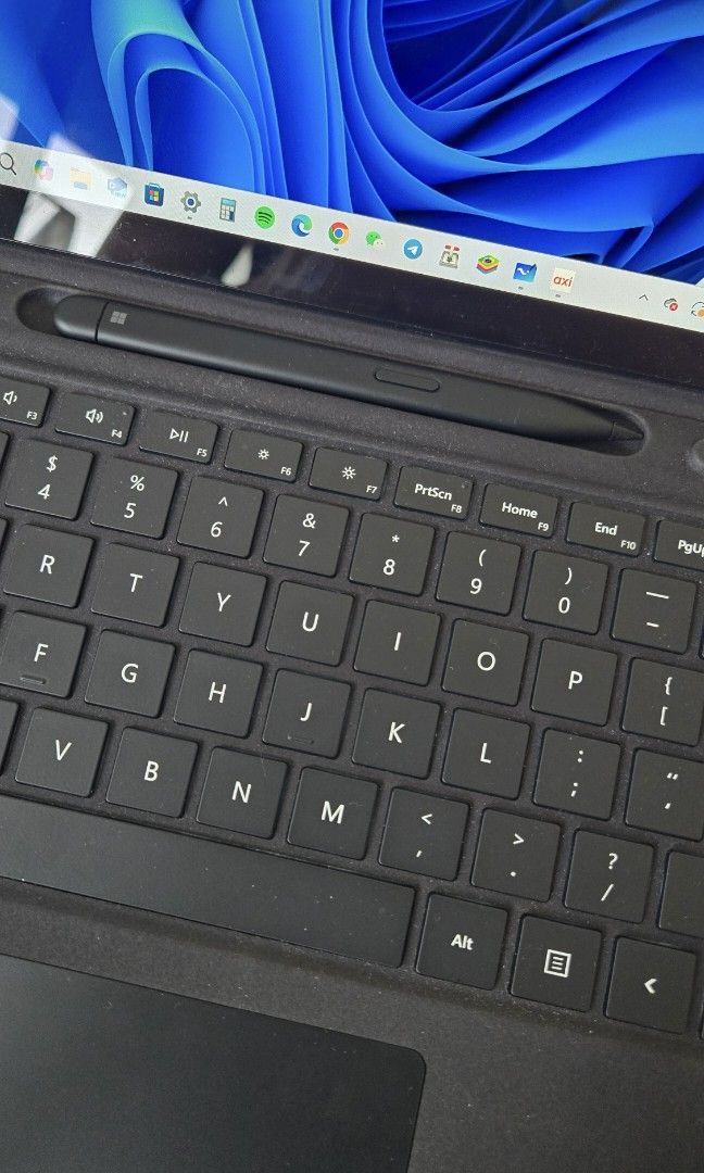 Microsoft Surface Pro 9 i7, 16GB RAM, 512GB storage (under warranty ...