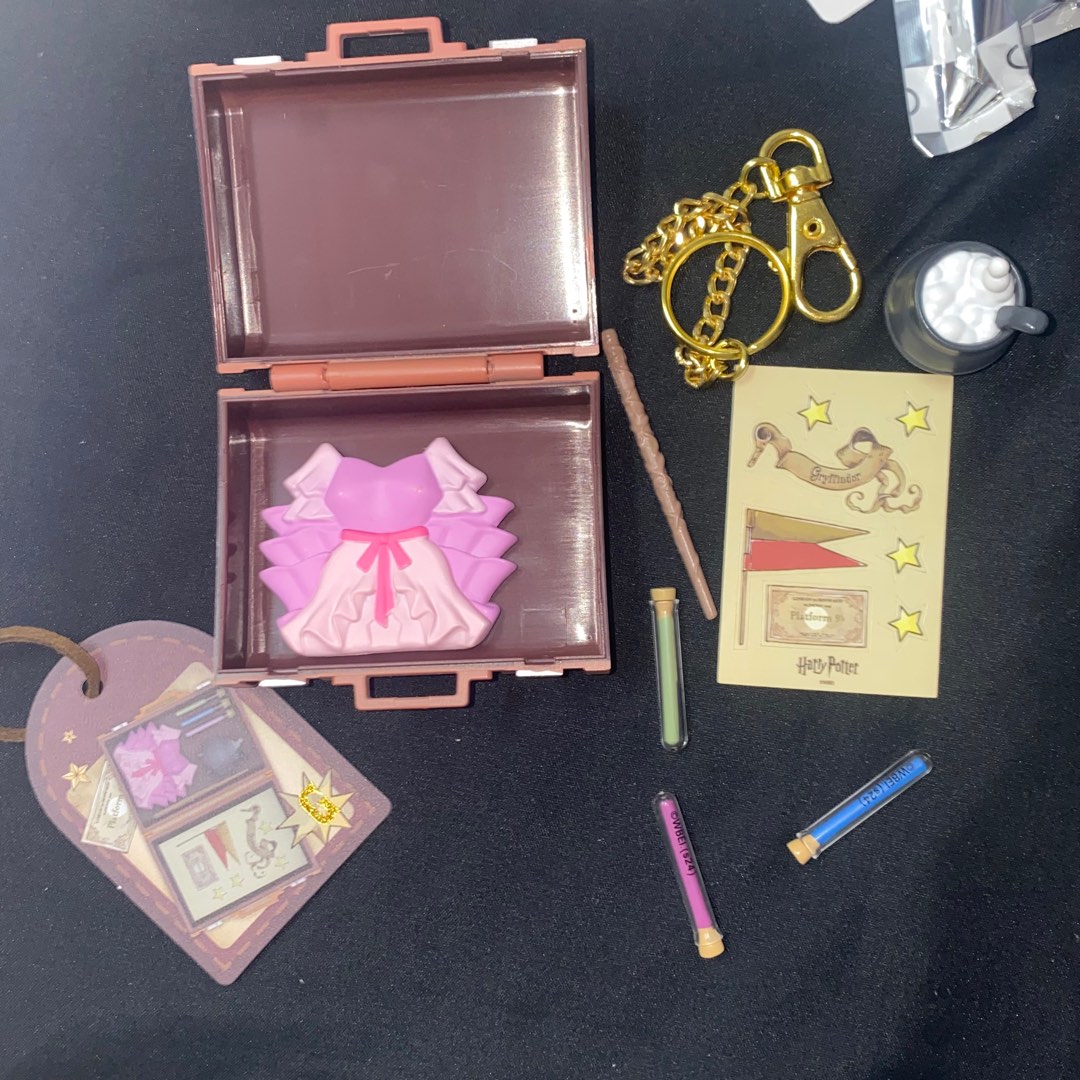 MINISO HARRY POTTER BLIND BOX HERMIONE SUITCASE, Hobbies & Toys ...