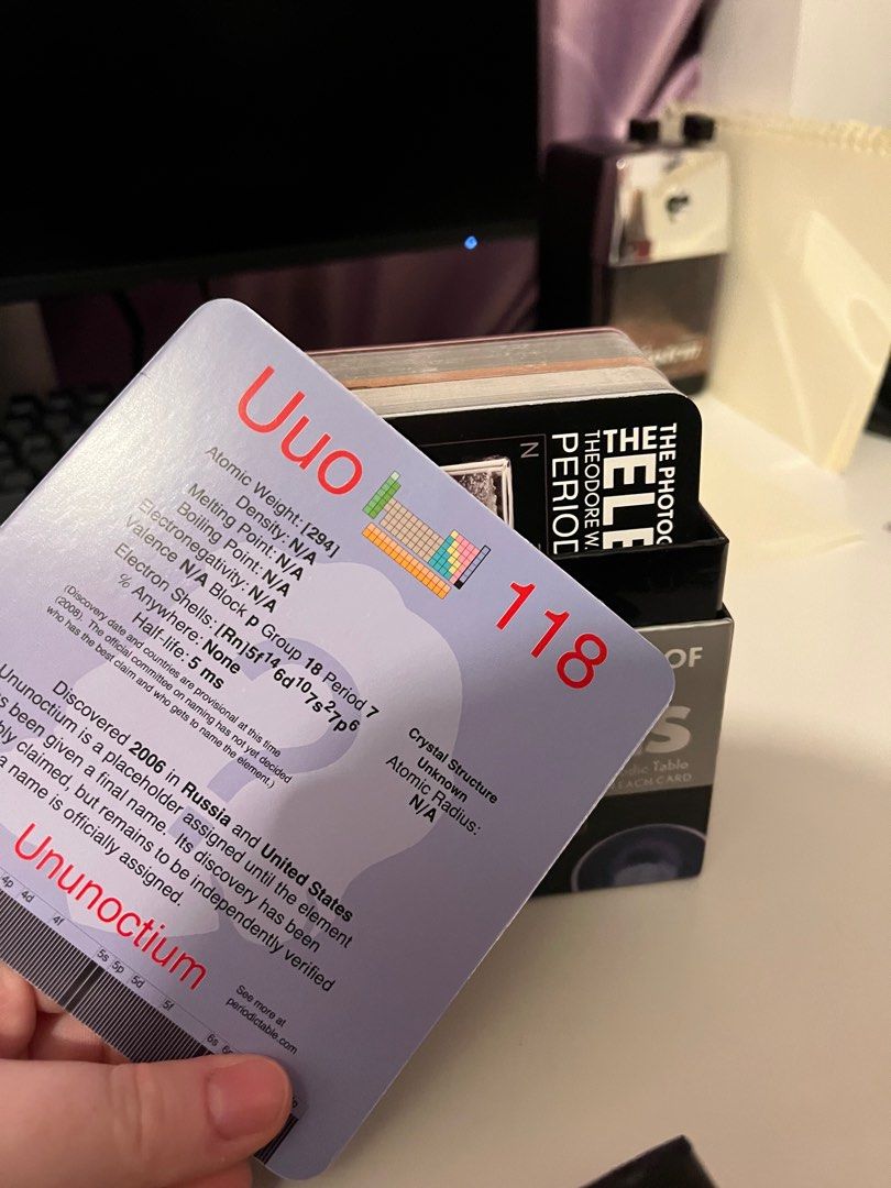 Periodic table study cards, 興趣及遊戲, 書本 & 文具, 教科書 - Carousell